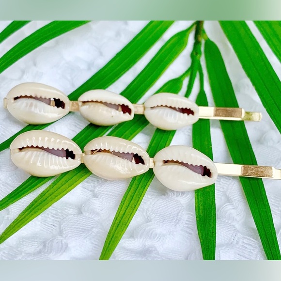 Salty Cali | Accessories | Nwt Salty Cali Set Of 2 Triple Cowrie Shell ...